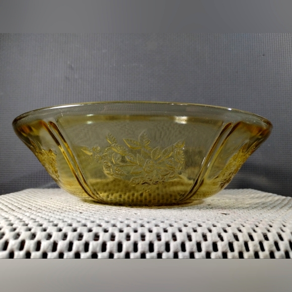 Dining | Vintage Federal Depression Amber Glass Bowl Sharon Cabbage ...